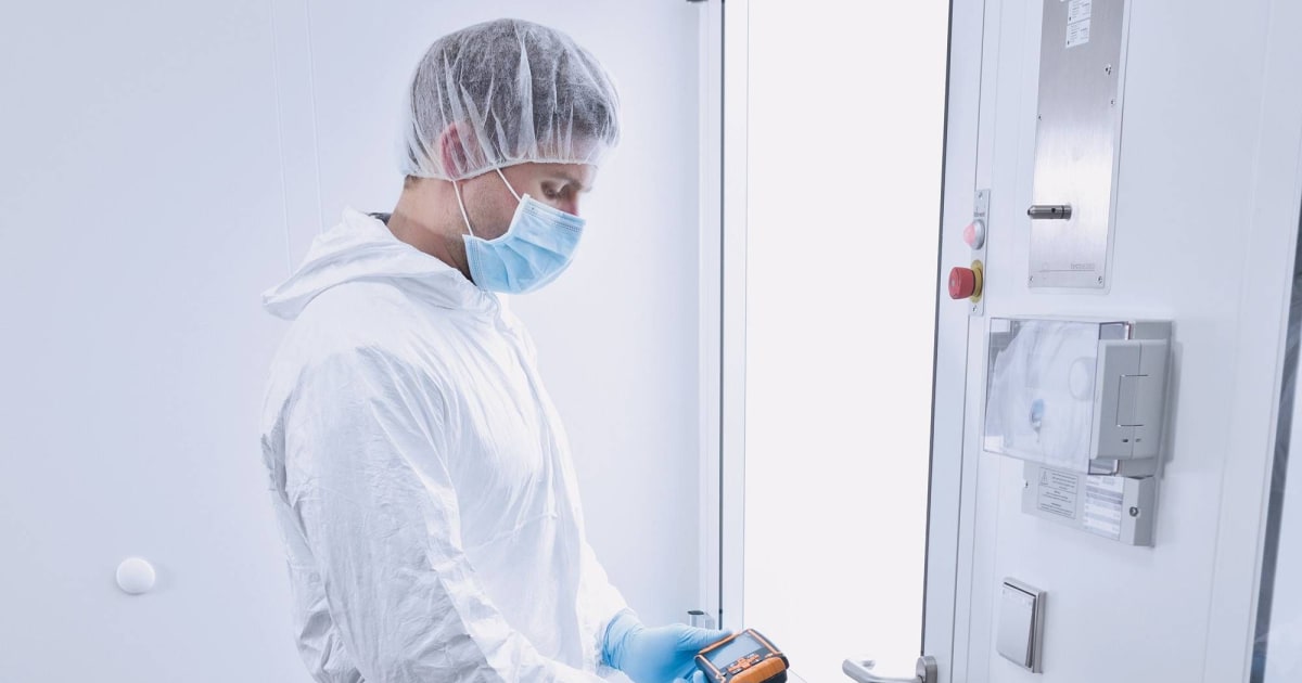 Ensuring minimal pressure difference in cleanrooms
