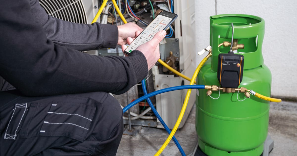 Charging refrigeration systems