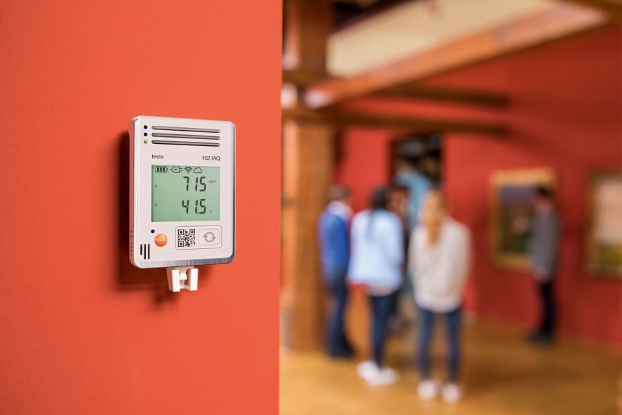 Data logger for professional pressure recording